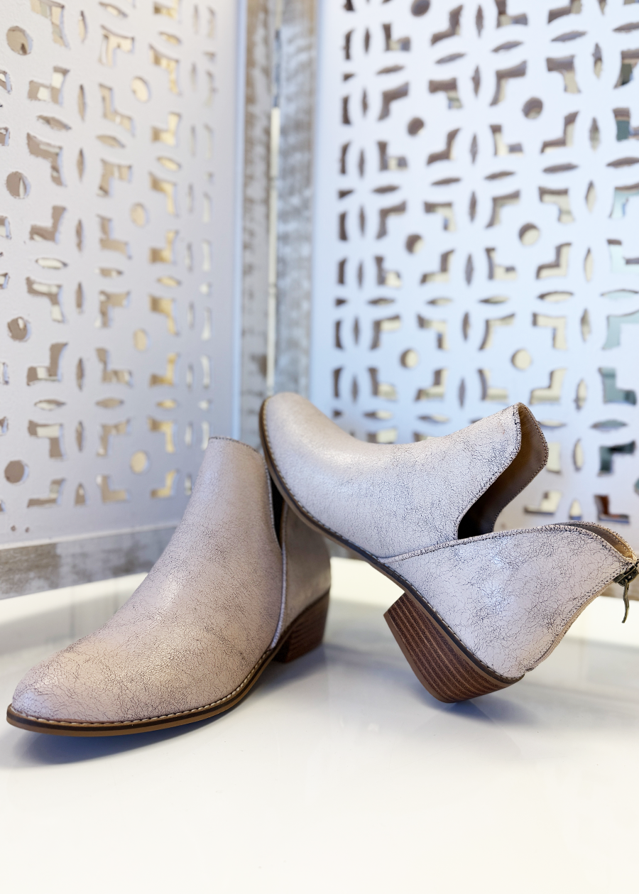 Corky Vanish Bootie-Cream Crackle – Palmetto Twist